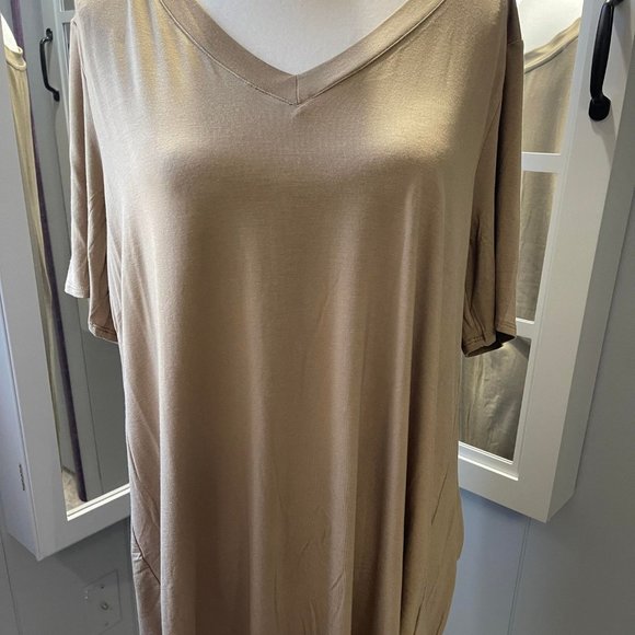 Zenana Outfitters | Tops | Zenana Vneck Tee | Poshmark